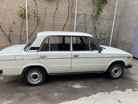 Автомобил 2106..