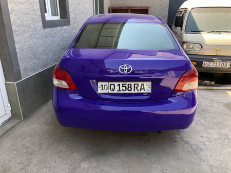 Продается Toyota yaris 2006 года