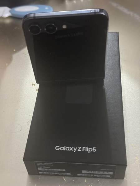Galaxy Z Flip 5 2 oy ishlatilgan