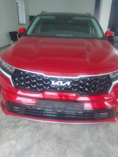 Kia sorento moshinasi sotiladi