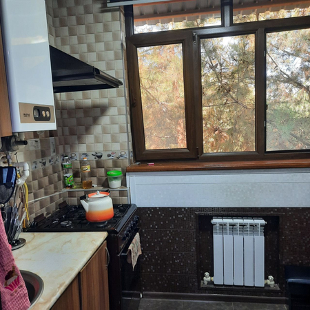 .Продам 3комнатную 3этаж евроремонт 70м2+ с мебелью техникой ГоснитиЗа