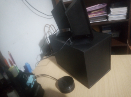 Microlab kalonka sotiladi.