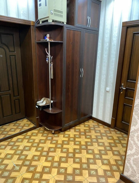 На 8 квартале Чиланзарского района продается квартира. 4/3/4