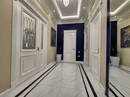 1. Сдаётся 4-комнатная Новостройке в Центре.