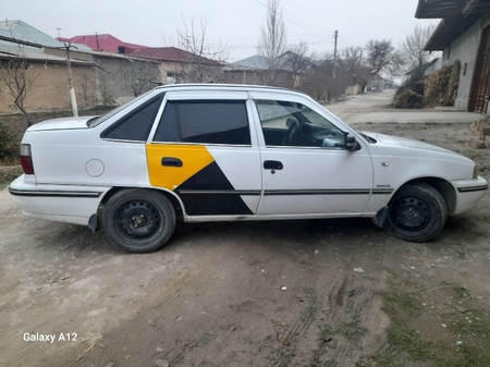 Xöroz va tovuqlar sotiladi. SAMARQANDDA