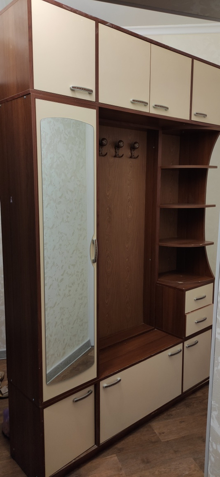 Продаётся шкаф прихожая в хорошем состоянии