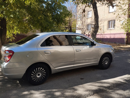 Срочна сотилади ,