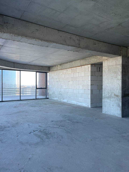 Продаю офис 151м2 и 169м2 в Zarafshan city вид на ул. Бабура и Piramit
