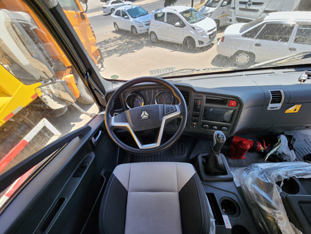 Howo h5 фургон 8 метровый