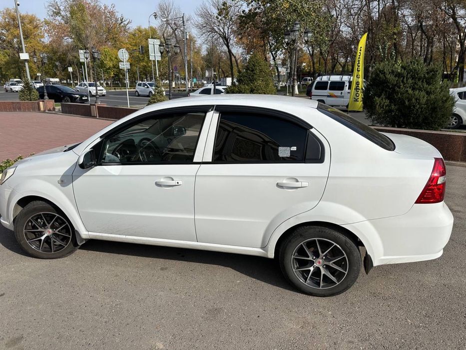 Srochno Nexia 3 avtomat Arendaga beriladi