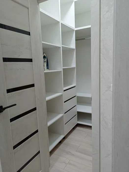 Яшнабад • Паркентский • 1-ком • 28 м² • этаж 3/8 • [Эд:002]