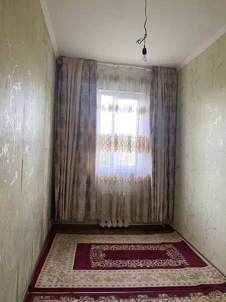 Toshkent shaxar Mirzo Ulugbek (posyolok) 72 kv  3xona 4 etaj 9 etajka