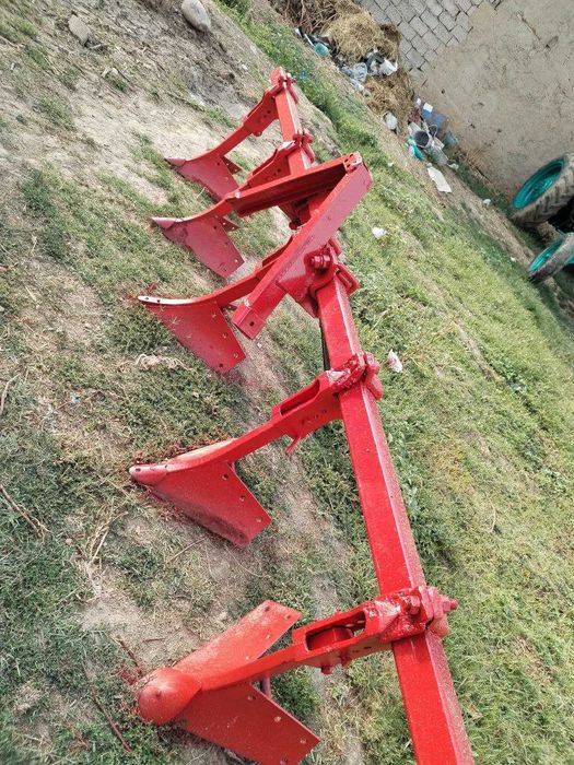 Traktor Sotiladi
