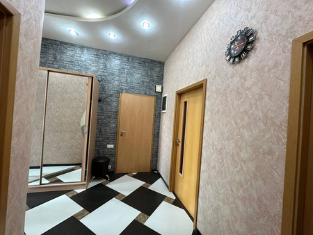 Мирабадский район ,ор-р 94 школа, нукусская,высокопотолочка,4/4/4