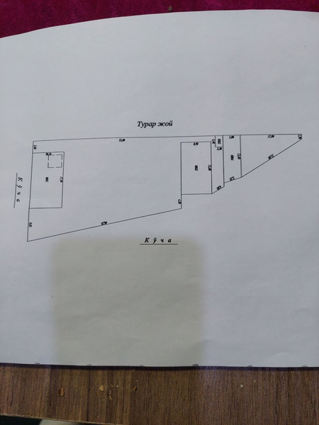 Qibrayda joylashgan 4/sotix hovli  yol yuzida
