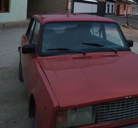 Lada 2105 sotiladi