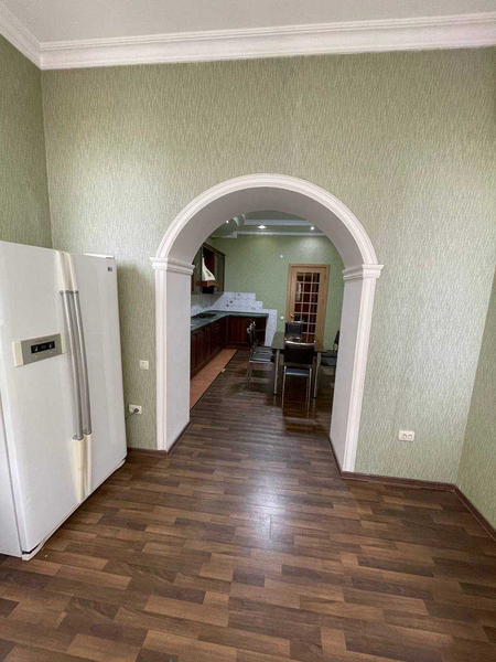 V1397  ПРОДАЕТСЯ 4/4/4  Ул.Чехов  Попугайчик  164м2 +