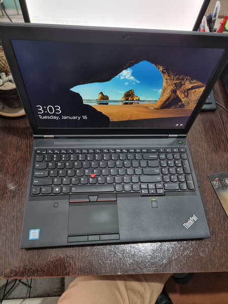 Notebook sotiladi