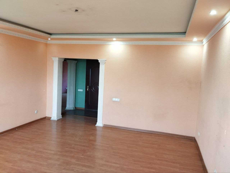 м.Новза Мечеть 2-комнатная 6/9 65 м² отд.вход чистая с обстановкой
