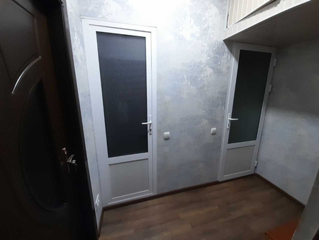 Продается 1 комнатная переделанная 2 в метро Хамза  1-2/2/4
