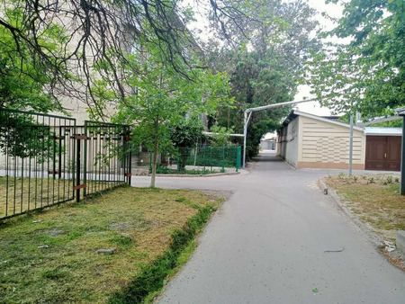 Купить квартиру в Ташкенте 1/1/4 на Юнусабадском р-не. Недорого(J2484)