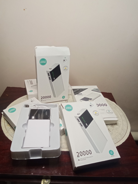 Power bank iphone uchun 20000 tali 99 min som
