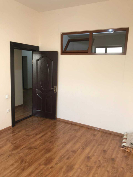 Паркентский Продаётся 3 комнатная новостройка