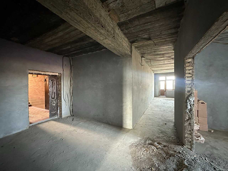 3х комнатная квартира 136кв.м на 2м этаже