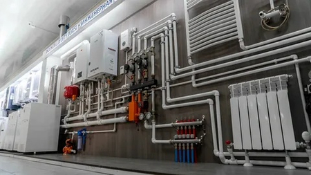 Электрик сантехник с высоким уровнем