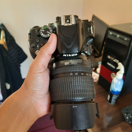 Nikon D 5 100 sotiladi