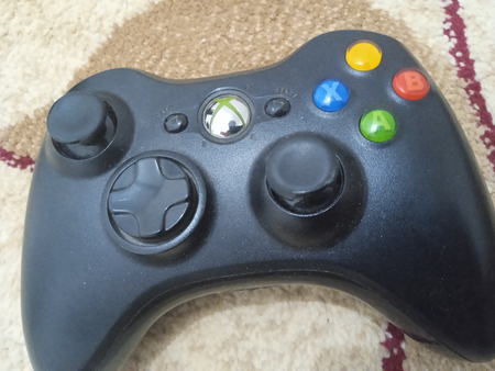 Xbox 360E с kinect в отличном состоянии