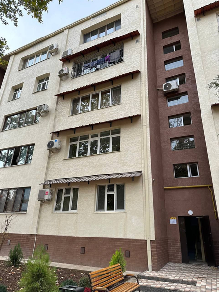 СРОЧНО  Продается 4 Комнатная  Квартира.