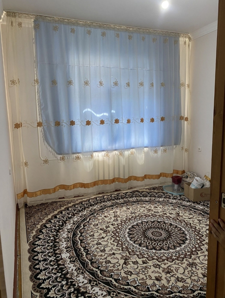 Срочно аренда квартира Ахмад Югнаке 3/2/5 хороший ремонт 400.$