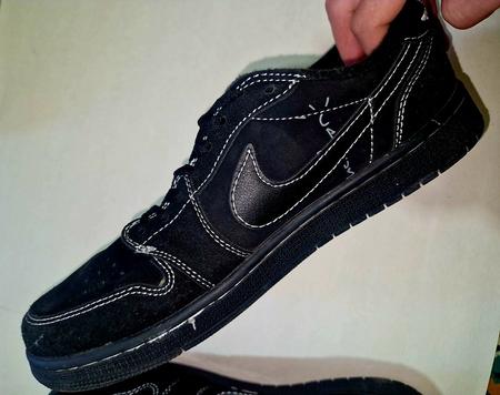 Jordan 1 low ( Travis Scott )