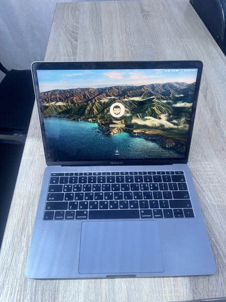 Macbook pro 2017 core i5 13 dyum 8/128