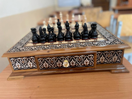 Shaxmat sotiladi