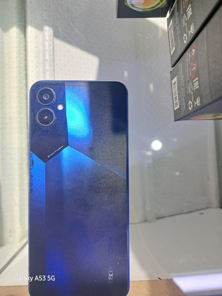 Tecno pova 4 telefon