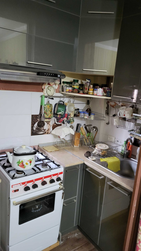 Сдаётся на долгий срок 2х переделанная в 3х комнатную квартира