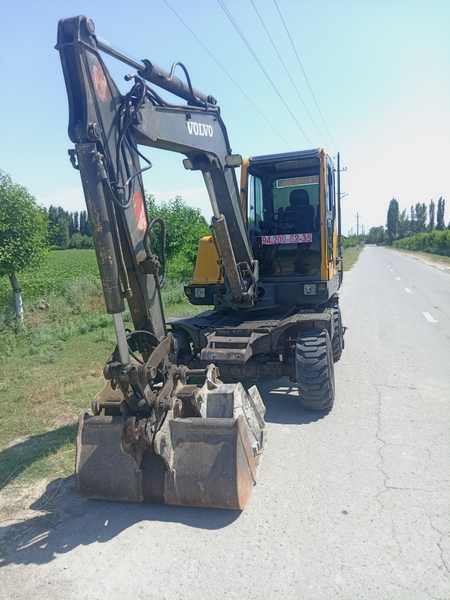 Ekskovator a'lo holatda