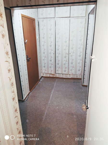 Продаётся 3 Комнатная на Себзаре не торец общ пл 72м