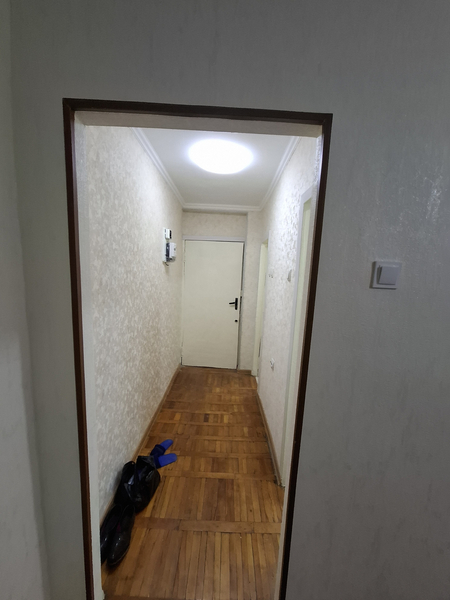Продаю 2 ком квартира на 2 этаже 4 этажного дома. Авиосозлар 4.