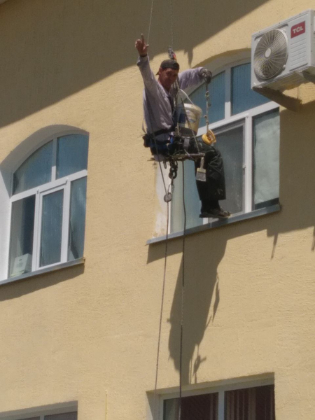 Промышленный альпенист