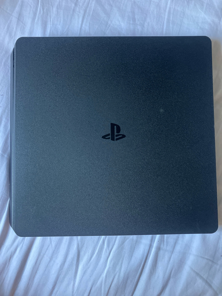 Playstation 4 slim 1tb