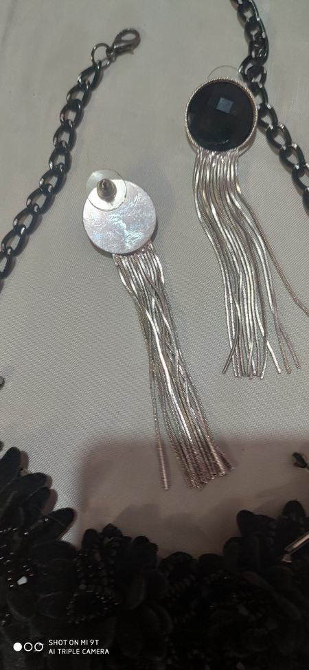 Продам колье и серьги