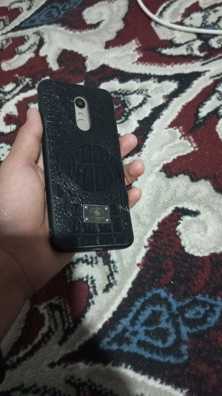 Redmi 5 plus 64 ga 4 GB