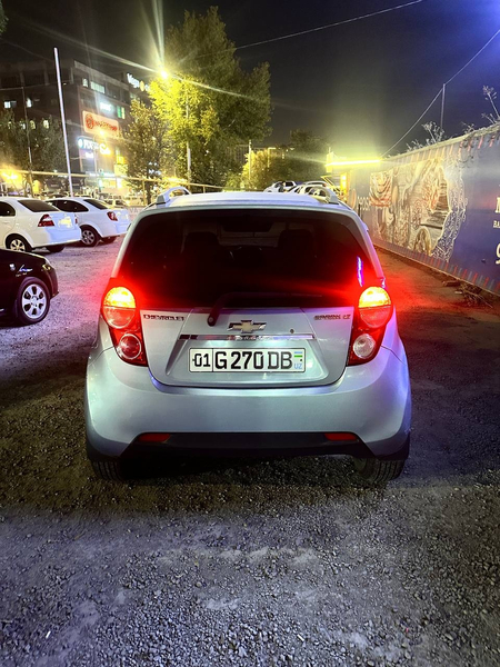 Спарк 2015 автомат, 1 та пятно бор,