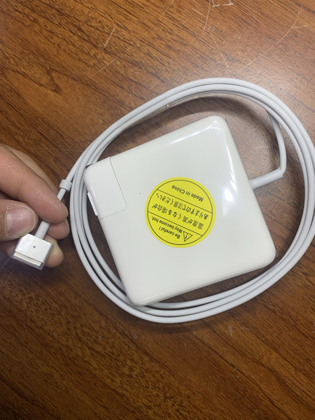 zaryadnik power adapter 85w