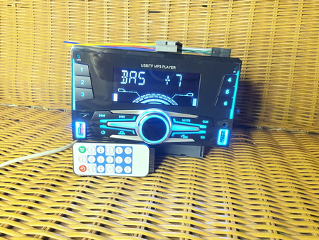 pioneer katta mafon universal 7dyum  Blutus usb Aux fm ovozi zor nexia