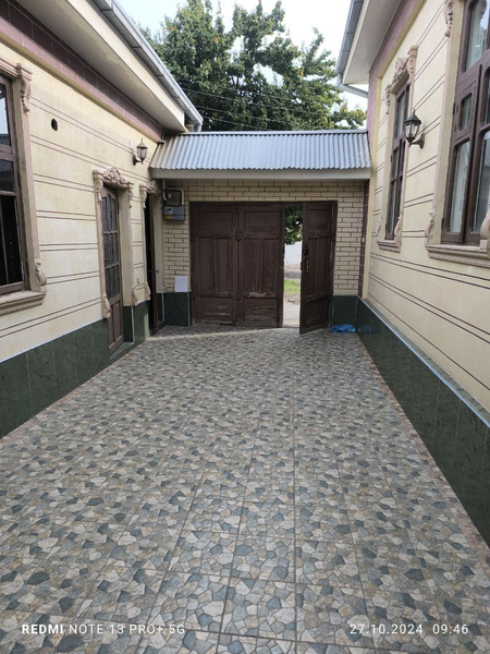 Sebzor nurafshon srochna sotiladi 1.5 sotih TARTSAVOY