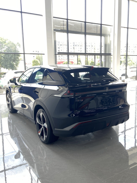Гибритный Кроссовер CHANGAN DEEPAL S7